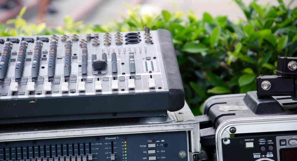 The Best Amplifier for Outdoor Speakers: A 2022 Guide - Amplifier Zone