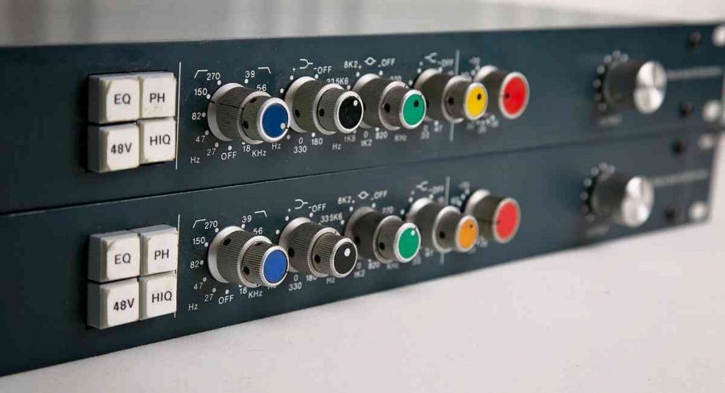 Preamp vs Amp - What Makes Them Different? - Amplifier Zone