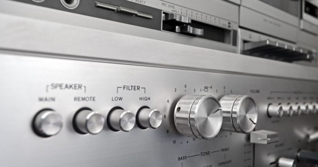 How to Bridge a Stereo Amplifier to Mono: The Ultimate Guide
