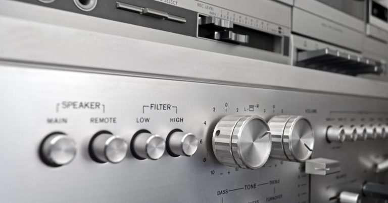 How to Bridge a Stereo Amplifier to Mono: The Ultimate Guide