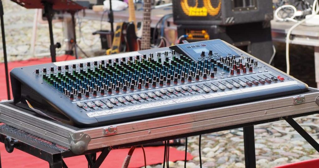 How to Connect a Mixer to an Amplifier: Easy Steps Just for You