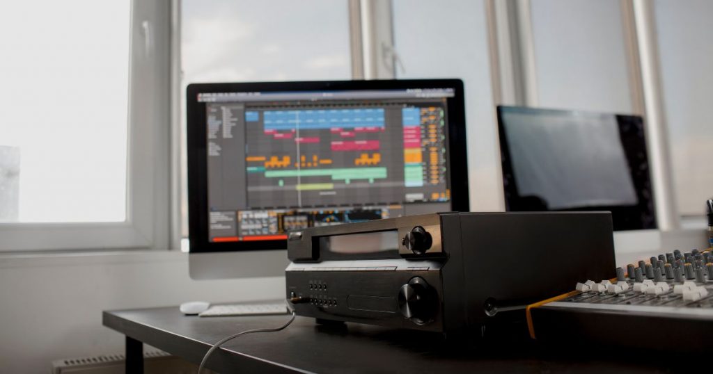 In Connecting A Mixer And An Amplifier Diagram Mixers Circui